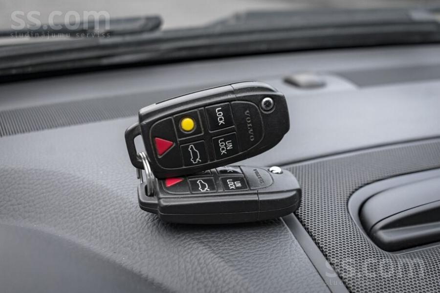 Volvo XC90 2010 Rīga, ar dzinēja tilpumu 2.40 L un nobraukumu 0 tūkst. km par 7990 €, foto 30 vietnē AUTOMOTO.COM.LV