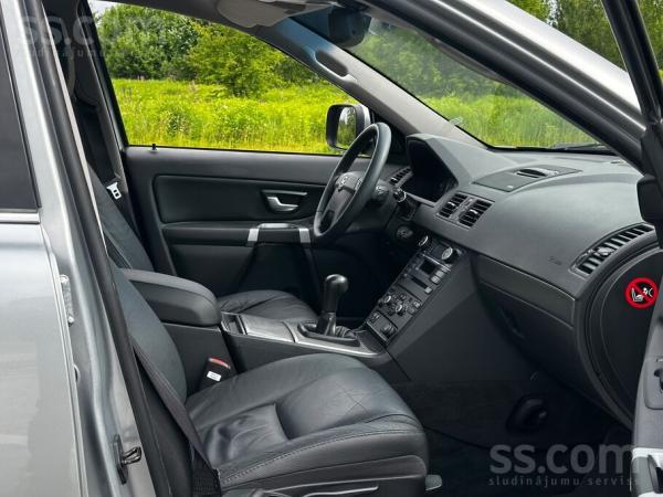 Volvo XC90 2010 Jelgava, ar dzinēja tilpumu 2.40 L un nobraukumu 0 tūkst. km par 8990 €, foto 9 vietnē AUTOMOTO.COM.LV