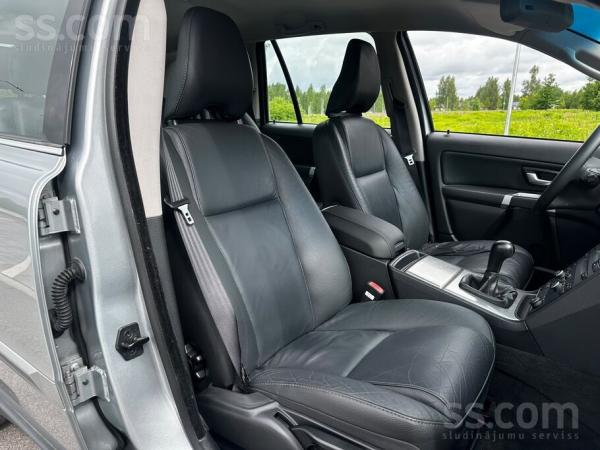 Volvo XC90 2010 Jelgava, ar dzinēja tilpumu 2.40 L un nobraukumu 0 tūkst. km par 8990 €, foto 10 vietnē AUTOMOTO.COM.LV