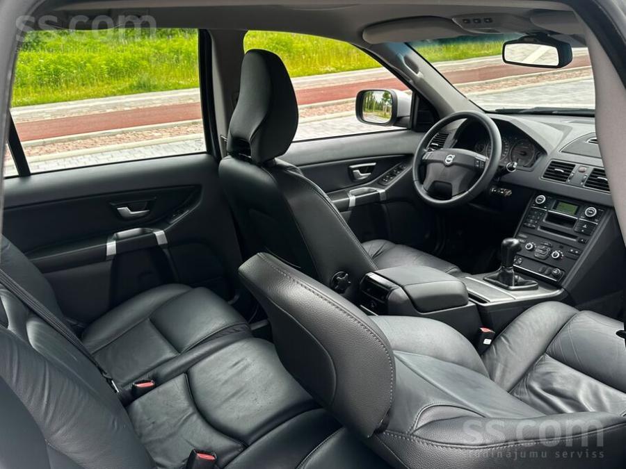 Volvo XC90 2010 in Jelgava, with an engine capacity of 2.40 L and mileage of 0 thousand km for 8990 €, photo 12 on AUTOMOTO.COM.LV