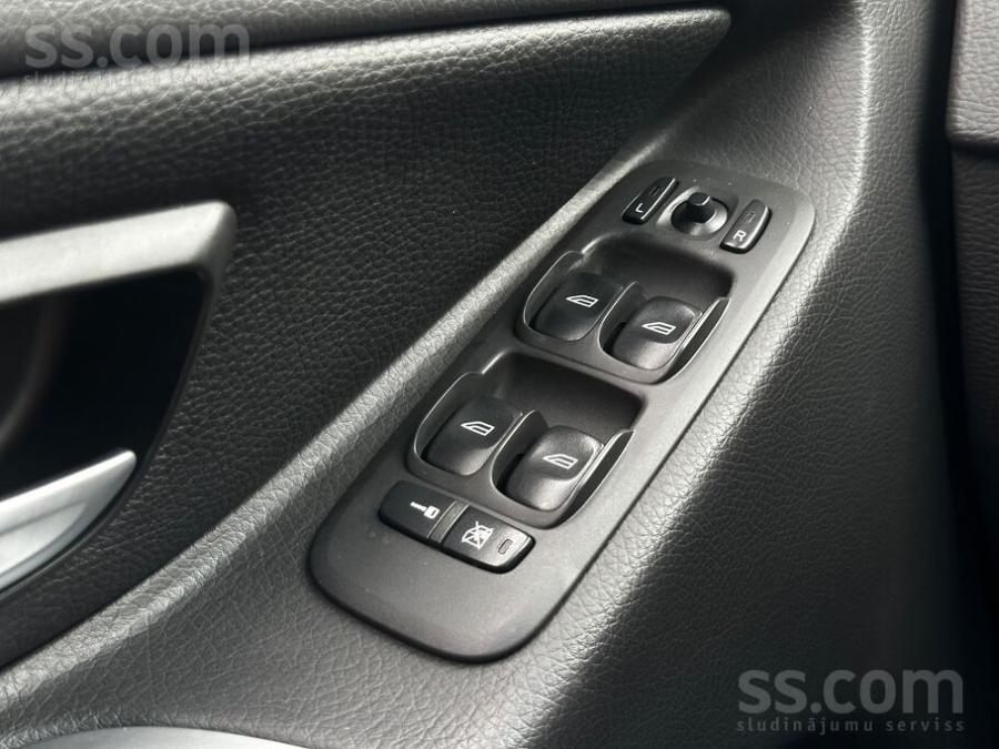 Volvo XC90 2010 in Jelgava, with an engine capacity of 2.40 L and mileage of 0 thousand km for 8990 €, photo 22 on AUTOMOTO.COM.LV
