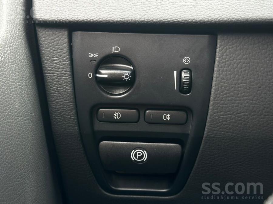 Volvo XC90 2010 in Jelgava, with an engine capacity of 2.40 L and mileage of 0 thousand km for 8990 €, photo 23 on AUTOMOTO.COM.LV