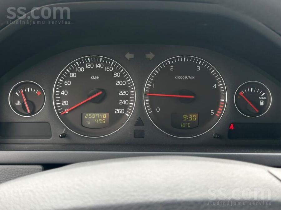 Volvo XC90 2010 in Jelgava, with an engine capacity of 2.40 L and mileage of 0 thousand km for 8990 €, photo 24 on AUTOMOTO.COM.LV