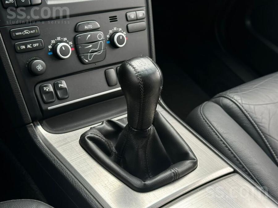 Volvo XC90 2010 in Jelgava, with an engine capacity of 2.40 L and mileage of 0 thousand km for 8990 €, photo 28 on AUTOMOTO.COM.LV