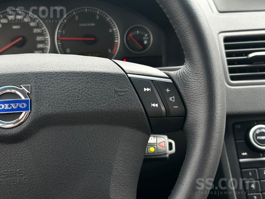 Volvo XC90 2010 in Jelgava, with an engine capacity of 2.40 L and mileage of 0 thousand km for 8990 €, photo 31 on AUTOMOTO.COM.LV