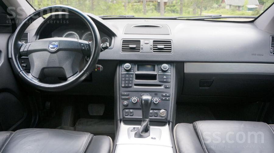 Volvo XC90 2010 in Daugavpils, with an engine capacity of 2.40 L and mileage of 202 thousand km for 9500 €, photo 11 on AUTOMOTO.COM.LV
