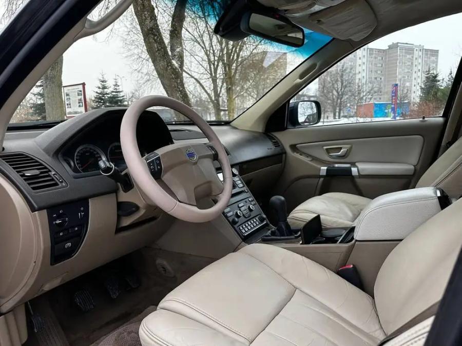 Volvo XC90 2010 Jelgava, ar dzinēja tilpumu 2.40 L un nobraukumu 305 tūkst. km par 8990 €, foto 9 vietnē AUTOMOTO.COM.LV