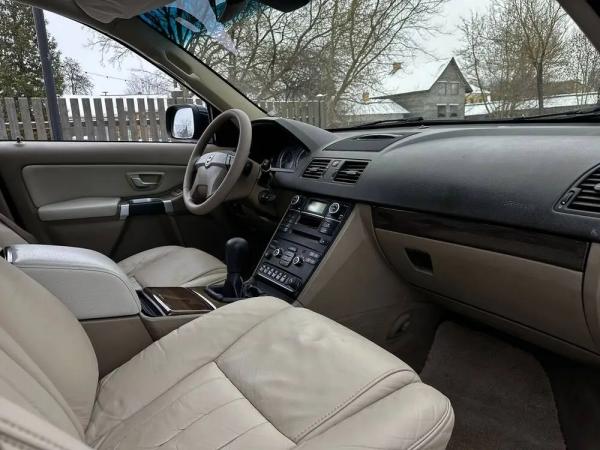 Volvo XC90 2010 Jelgava, ar dzinēja tilpumu 2.40 L un nobraukumu 305 tūkst. km par 8990 €, foto 9 vietnē AUTOMOTO.COM.LV