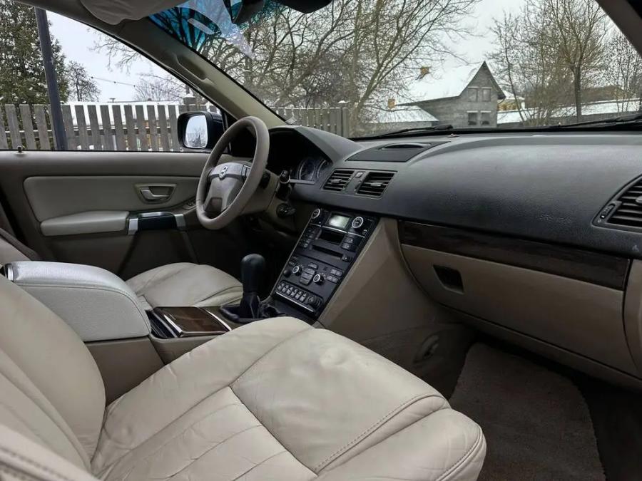 Volvo XC90 2010 Jelgava, ar dzinēja tilpumu 2.40 L un nobraukumu 305 tūkst. km par 8990 €, foto 10 vietnē AUTOMOTO.COM.LV