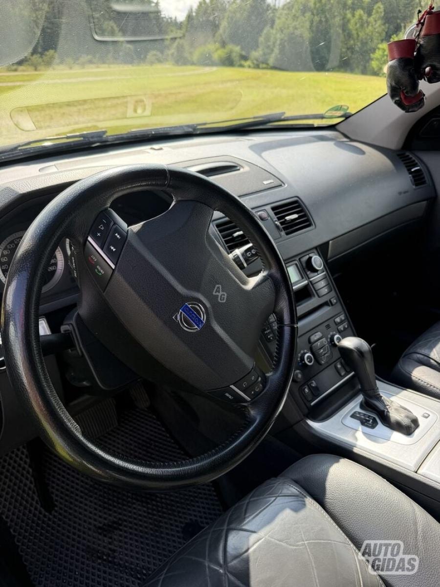 Volvo XC90 2010 Viļņa, ar dzinēja tilpumu 2.40 L un nobraukumu 217 tūkst. km par 10500 €, foto 9 vietnē AUTOMOTO.COM.LV