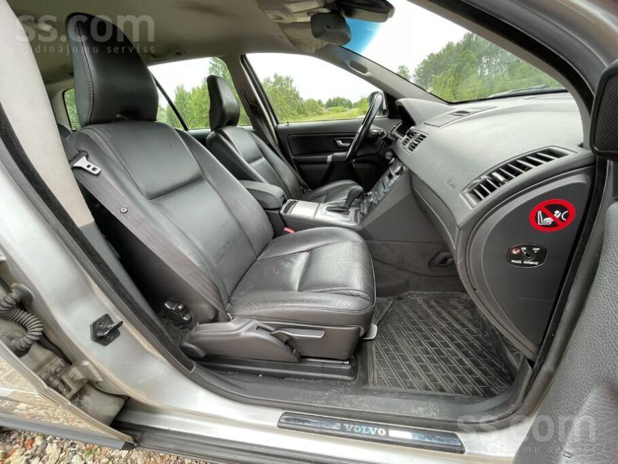 Volvo XC90 2011 Cēsis, ar dzinēja tilpumu 2.40 L un nobraukumu 0 tūkst. km par 7950 €, foto 14 vietnē AUTOMOTO.COM.LV