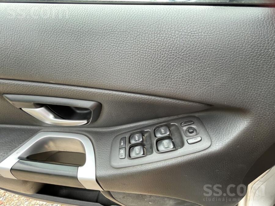 Volvo XC90 2011 Cēsis, ar dzinēja tilpumu 2.40 L un nobraukumu 0 tūkst. km par 7950 €, foto 17 vietnē AUTOMOTO.COM.LV