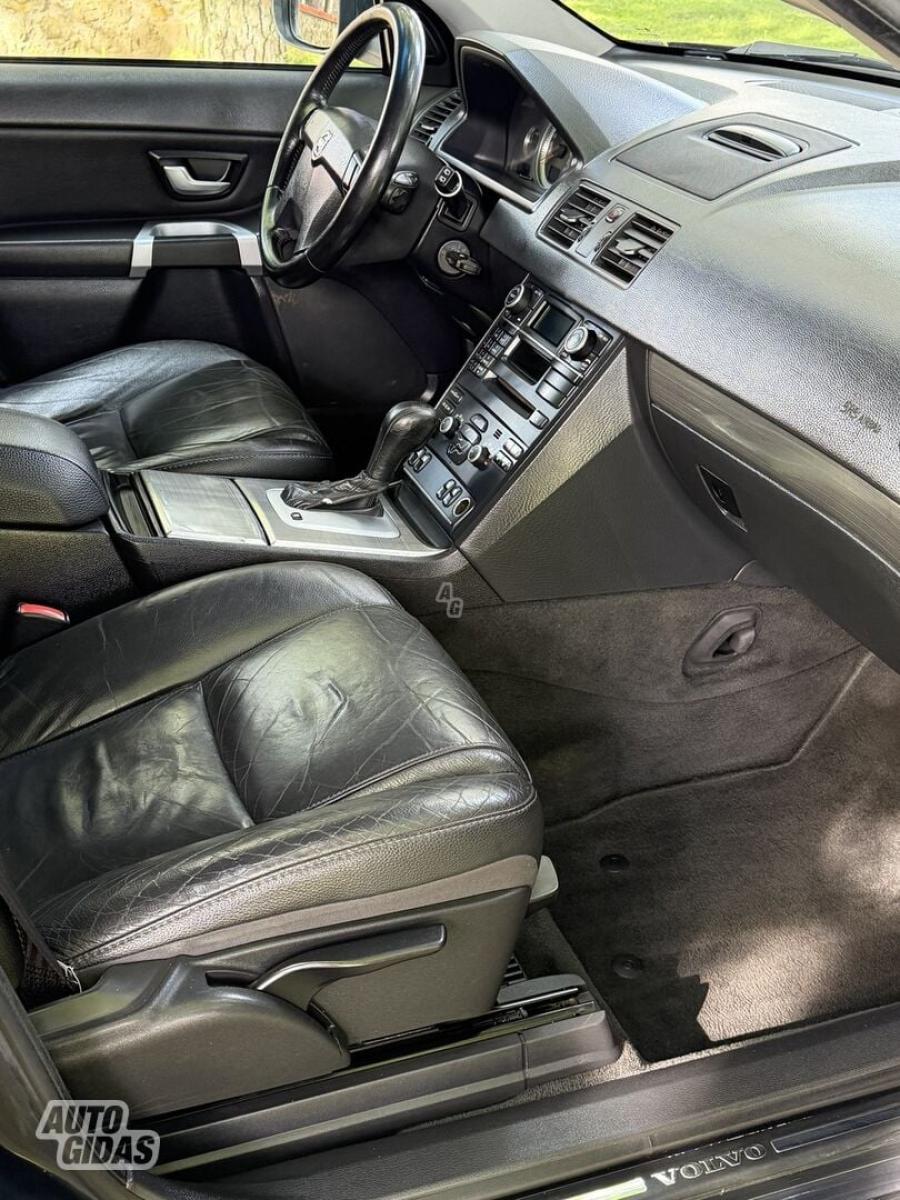 Volvo XC90 2011 Viļņa, ar dzinēja tilpumu 2.40 L un nobraukumu 298 tūkst. km par 8400 €, foto 11 vietnē AUTOMOTO.COM.LV