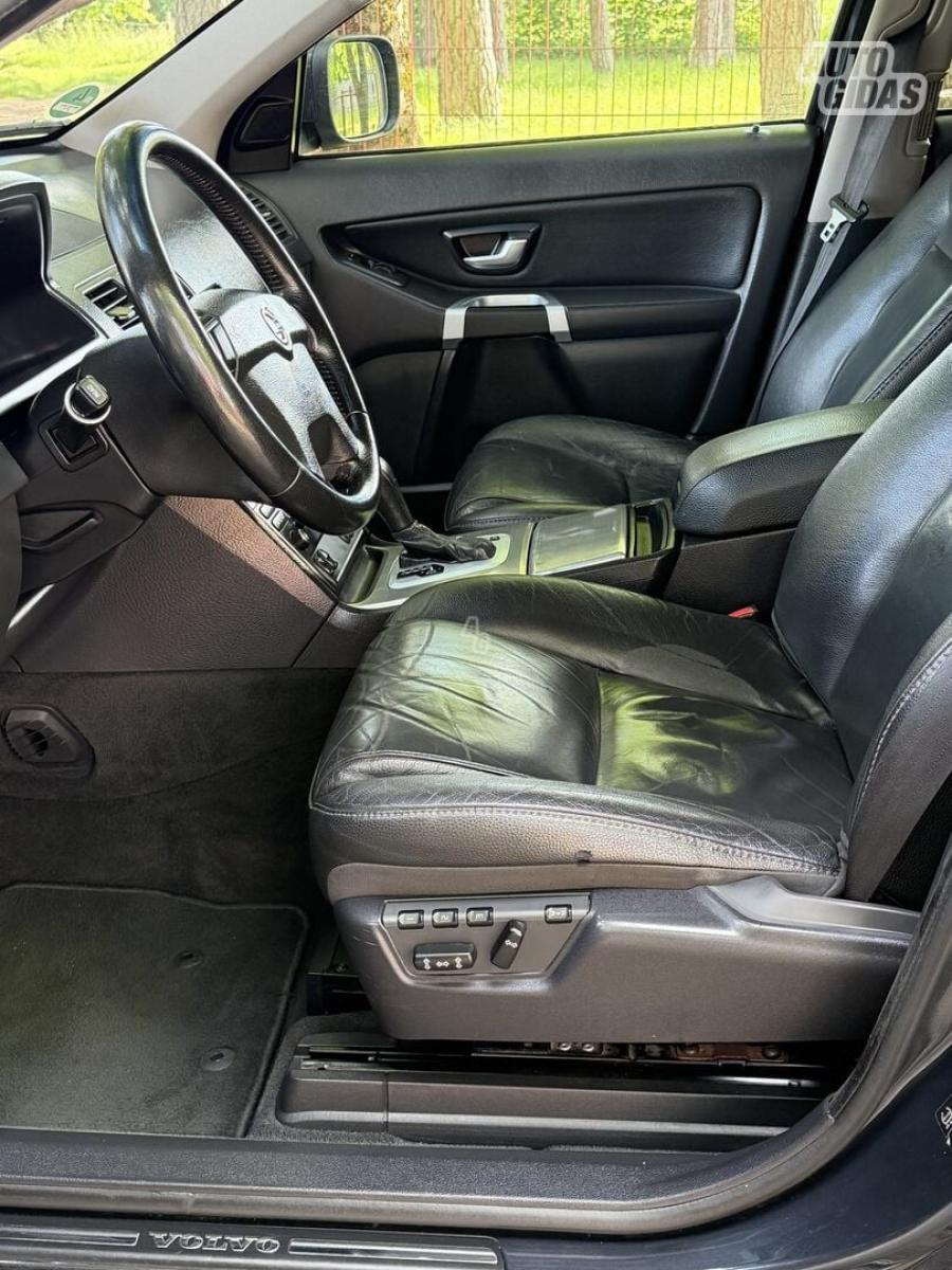 Volvo XC90 2011 Viļņa, ar dzinēja tilpumu 2.40 L un nobraukumu 298 tūkst. km par 8400 €, foto 12 vietnē AUTOMOTO.COM.LV