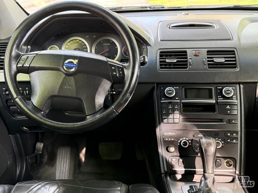 Volvo XC90 2011 Viļņa, ar dzinēja tilpumu 2.40 L un nobraukumu 298 tūkst. km par 8400 €, foto 10 vietnē AUTOMOTO.COM.LV