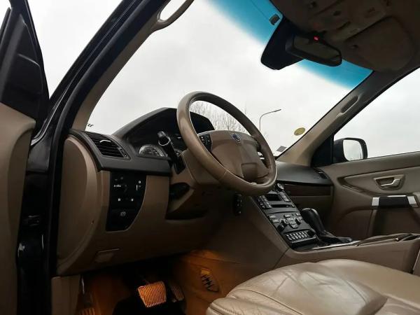Volvo XC90 2011 Jelgava, ar dzinēja tilpumu 2.40 L un nobraukumu 265 tūkst. km par 9990 €, foto 6 vietnē AUTOMOTO.COM.LV