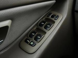 Volvo XC90 2011 in Jelgava, with an engine capacity of 2.40 L and mileage of 265 thousand km for 9990 €, photo 17 on AUTOMOTO.COM.LV