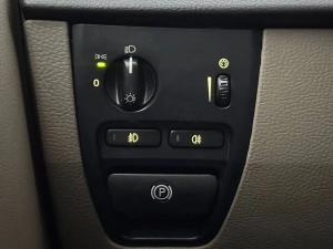 Volvo XC90 2011 in Jelgava, with an engine capacity of 2.40 L and mileage of 265 thousand km for 9990 €, photo 18 on AUTOMOTO.COM.LV
