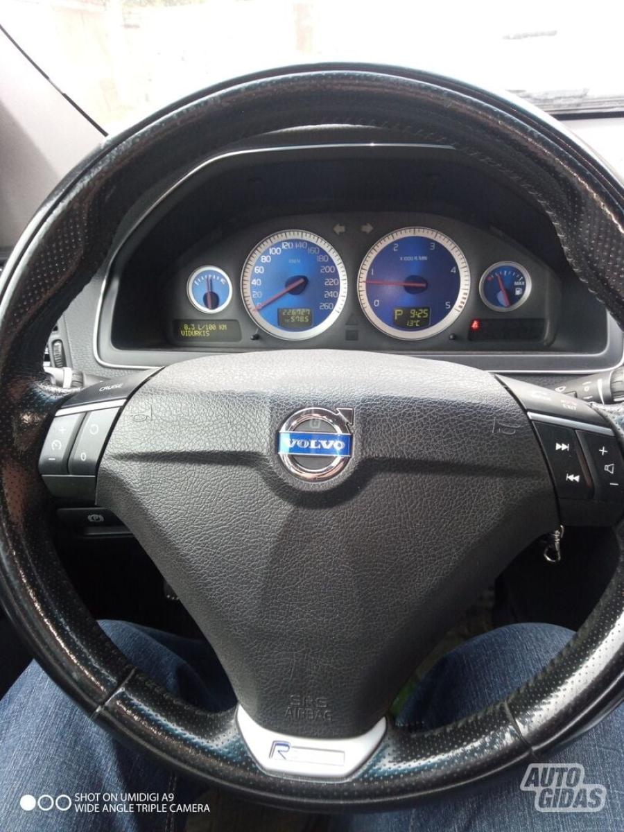 Volvo XC90 2011 Kauņa, ar dzinēja tilpumu 2.40 L un nobraukumu 226 tūkst. km par 9600 €, foto 25 vietnē AUTOMOTO.COM.LV
