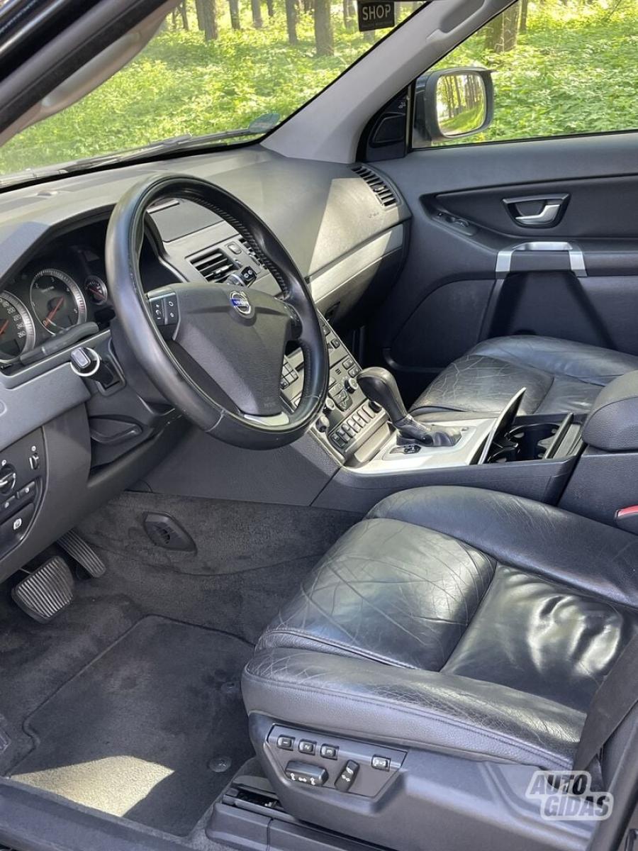 Volvo XC90 2012 Viļņa, ar dzinēja tilpumu 2.40 L un nobraukumu 293 tūkst. km par 10200 €, foto 12 vietnē AUTOMOTO.COM.LV