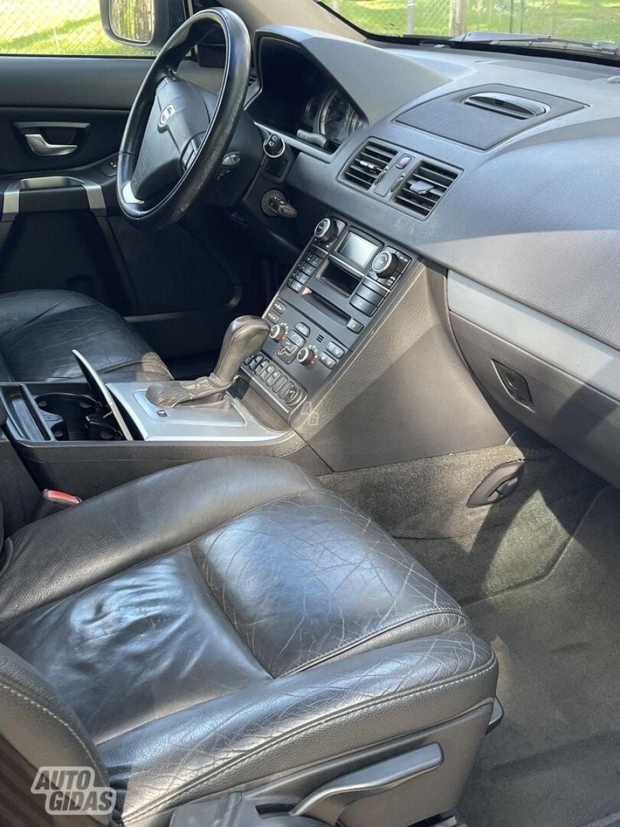 Volvo XC90 2012 Viļņa, ar dzinēja tilpumu 2.40 L un nobraukumu 293 tūkst. km par 10200 €, foto 16 vietnē AUTOMOTO.COM.LV