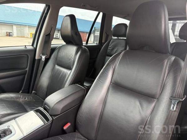 Volvo XC90 2012 in Liepaja, with an engine capacity of 2.40 L and mileage of 309 thousand km for 11250 €, photo 10 on AUTOMOTO.COM.LV