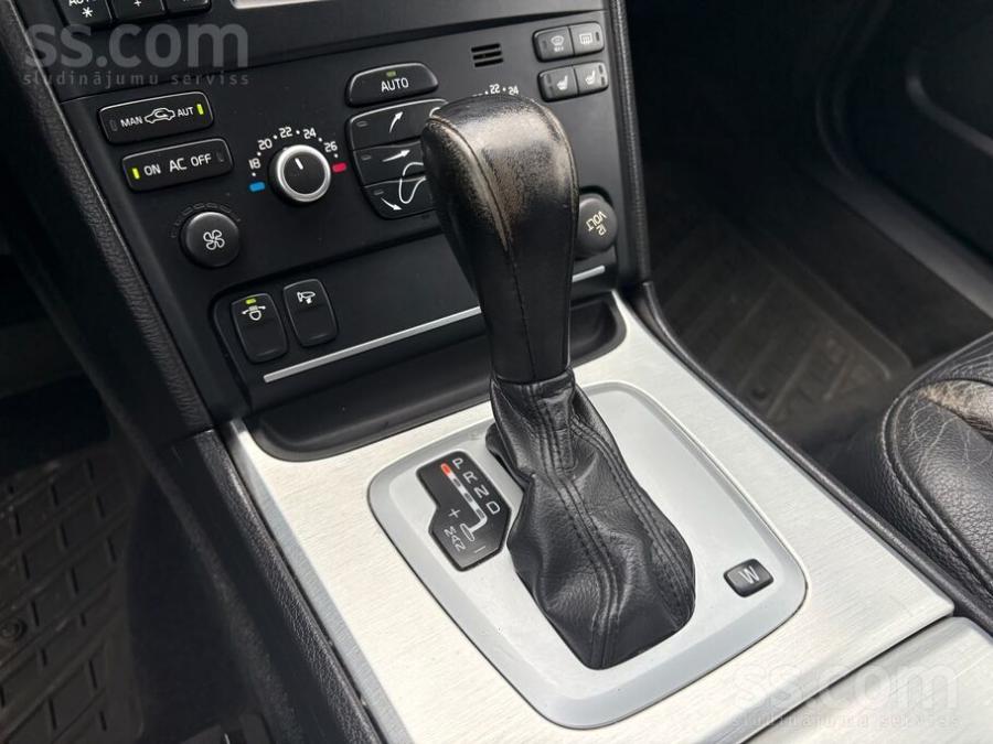 Volvo XC90 2012 Liepāja, ar dzinēja tilpumu 2.40 L un nobraukumu 309 tūkst. km par 11250 €, foto 17 vietnē AUTOMOTO.COM.LV