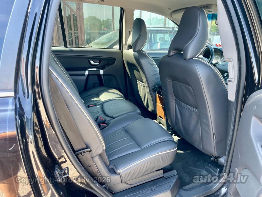 Volvo XC90 2012 in Tallinn, with an engine capacity of 2.40 L and mileage of 239 thousand km for 11500 €, photo 9 on AUTOMOTO.COM.LV
