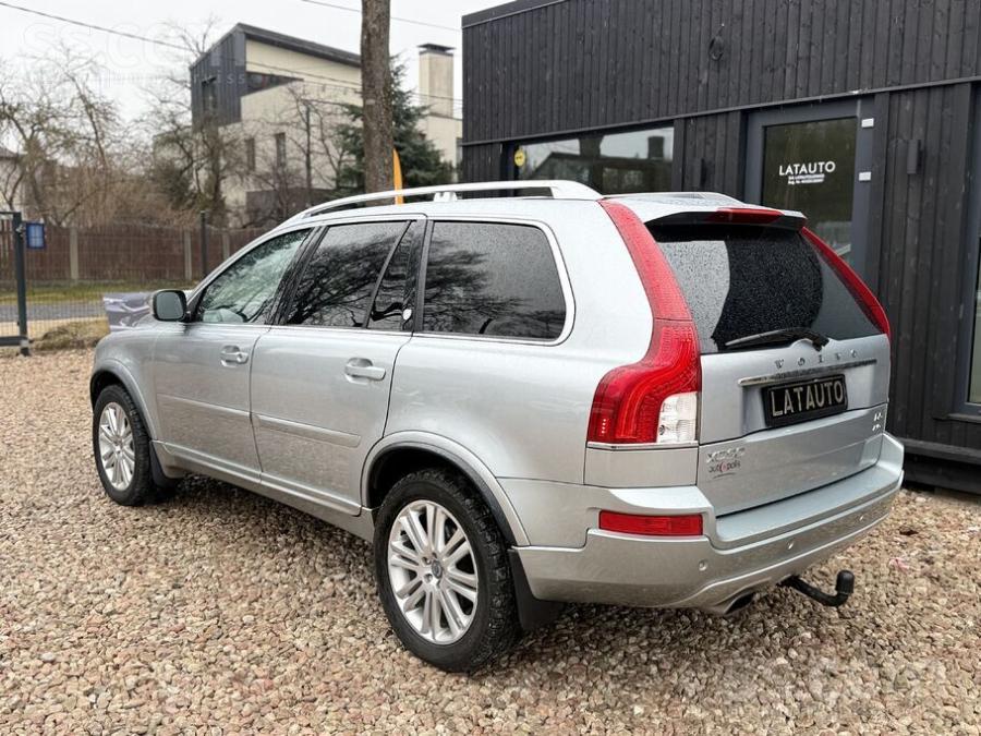 Volvo XC90 2013 in Riga, with an engine capacity of 2.40 L and mileage of 270 thousand km for 9900 €, photo 6 on AUTOMOTO.COM.LV