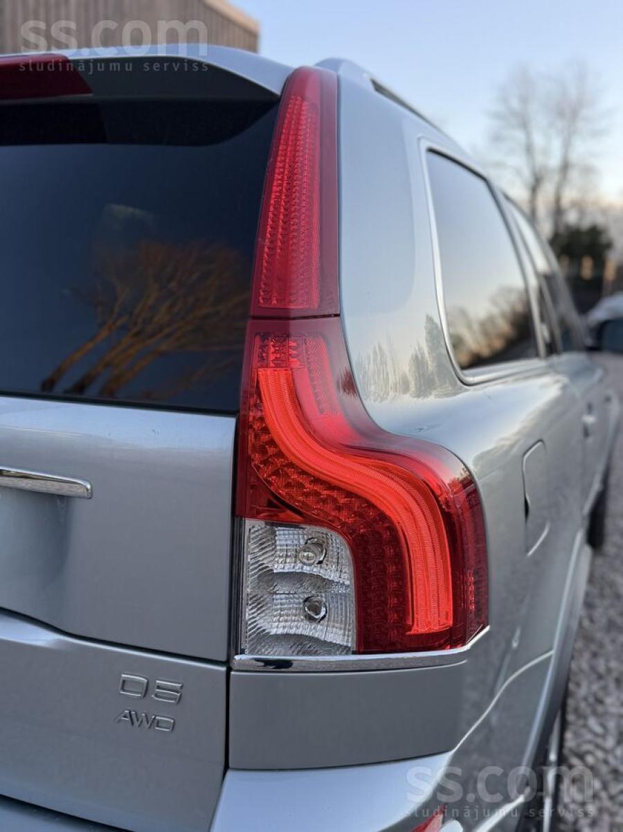 Volvo XC90 2013 in Riga, with an engine capacity of 2.40 L and mileage of 270 thousand km for 9900 €, photo 9 on AUTOMOTO.COM.LV