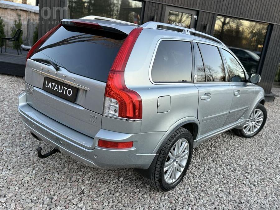 Volvo XC90 2013 in Riga, with an engine capacity of 2.40 L and mileage of 270 thousand km for 9900 €, photo 10 on AUTOMOTO.COM.LV