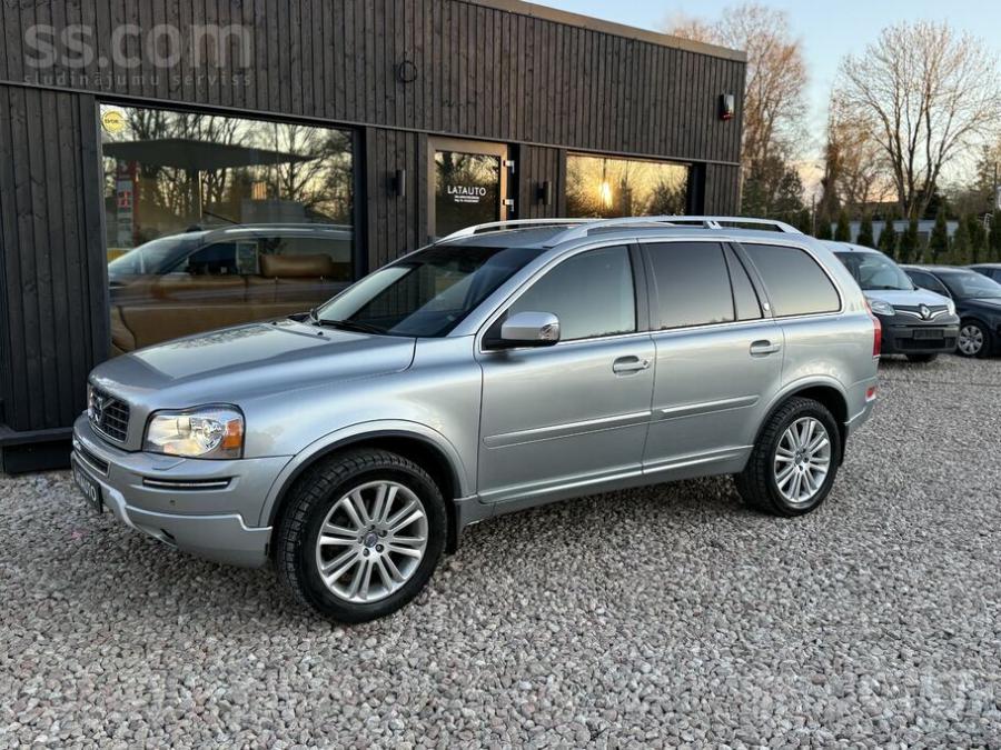 Volvo XC90 2013 in Riga, with an engine capacity of 2.40 L and mileage of 270 thousand km for 9900 €, photo 12 on AUTOMOTO.COM.LV
