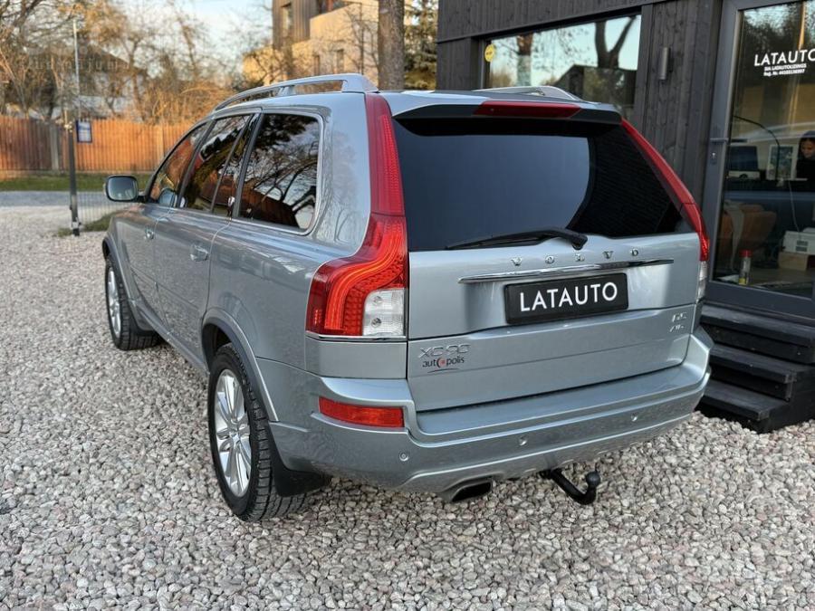 Volvo XC90 2013 in Riga, with an engine capacity of 2.40 L and mileage of 270 thousand km for 9900 €, photo 14 on AUTOMOTO.COM.LV