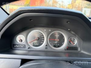 Volvo XC90 2013 in Riga, with an engine capacity of 2.40 L and mileage of 270 thousand km for 9900 €, photo 17 on AUTOMOTO.COM.LV