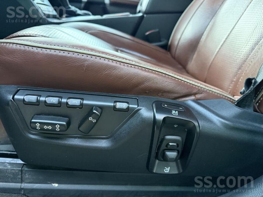 Volvo XC90 2013 in Riga, with an engine capacity of 2.40 L and mileage of 270 thousand km for 9900 €, photo 19 on AUTOMOTO.COM.LV