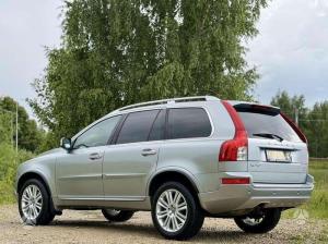 Volvo XC90 2013 in Siauliai, with an engine capacity of 2.40 L and mileage of 298 thousand km for 14199 €, photo 4 on AUTOMOTO.COM.LV