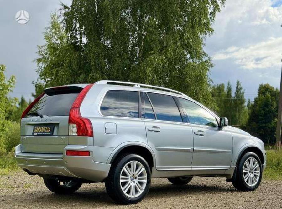 Volvo XC90 2013 in Siauliai, with an engine capacity of 2.40 L and mileage of 298 thousand km for 14199 €, photo 5 on AUTOMOTO.COM.LV