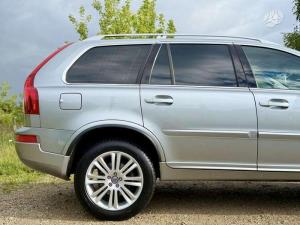 Volvo XC90 2013 in Siauliai, with an engine capacity of 2.40 L and mileage of 298 thousand km for 14199 €, photo 10 on AUTOMOTO.COM.LV