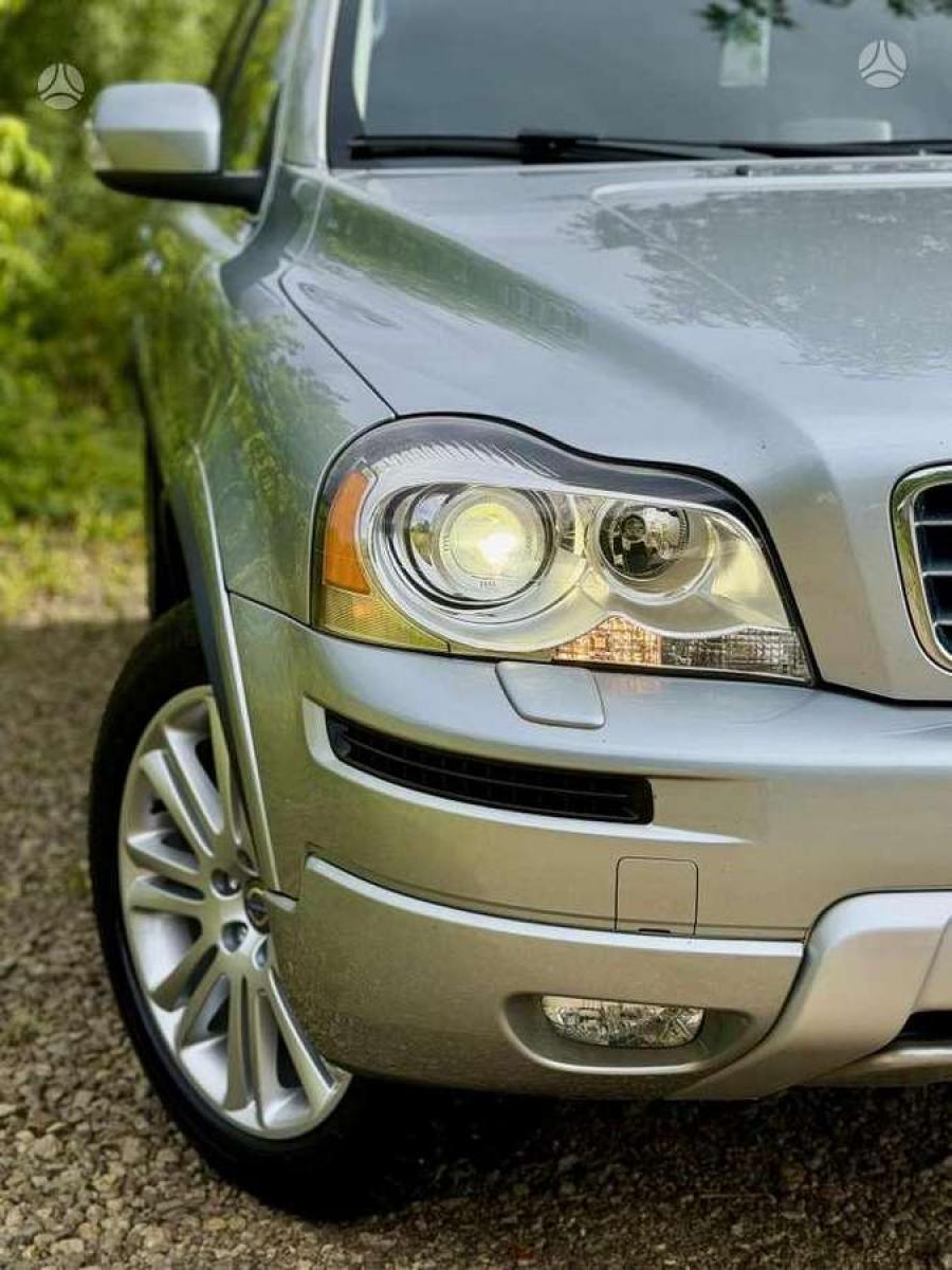 Volvo XC90 2013 in Siauliai, with an engine capacity of 2.40 L and mileage of 298 thousand km for 14199 €, photo 19 on AUTOMOTO.COM.LV
