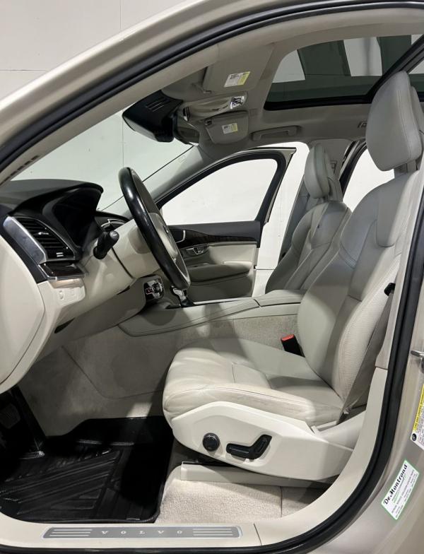 Volvo XC90 2016 Klaipėda, ar dzinēja tilpumu 0.00 L un nobraukumu 255 tūkst. km par 18999 €, foto 3 vietnē AUTOMOTO.COM.LV