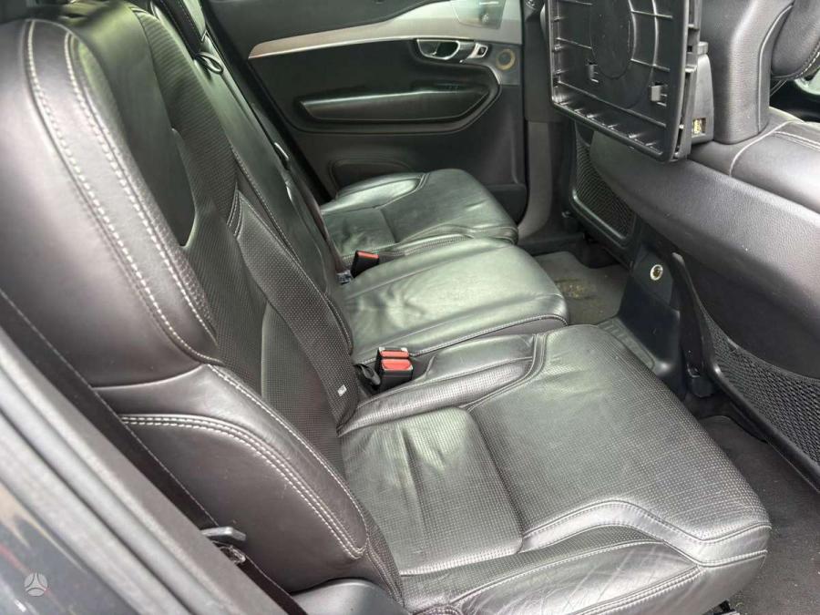 Volvo XC90 2016 in Vilnius, with an engine capacity of 1.97 L and mileage of 269 thousand km for 14800 €, photo 8 on AUTOMOTO.COM.LV