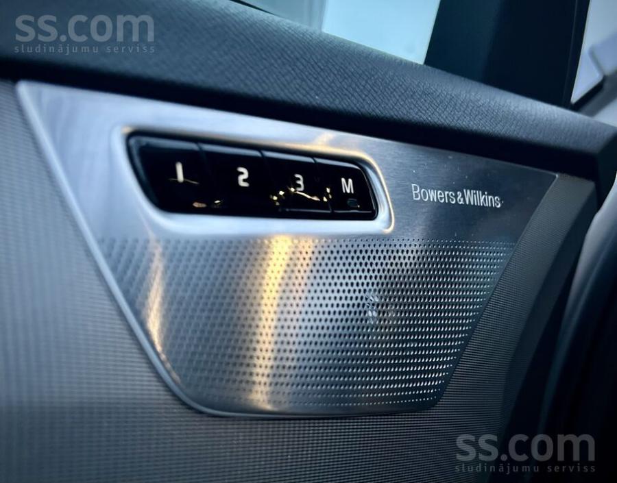 Volvo XC90 2017 in Riga, with an engine capacity of 2.00 L and mileage of 250 thousand km for 24200 €, photo 13 on AUTOMOTO.COM.LV