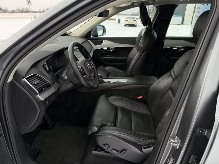 Volvo XC90 2017 in Riga, with an engine capacity of 2.00 L and mileage of 0 thousand km for 15000 €, photo 8 on AUTOMOTO.COM.LV