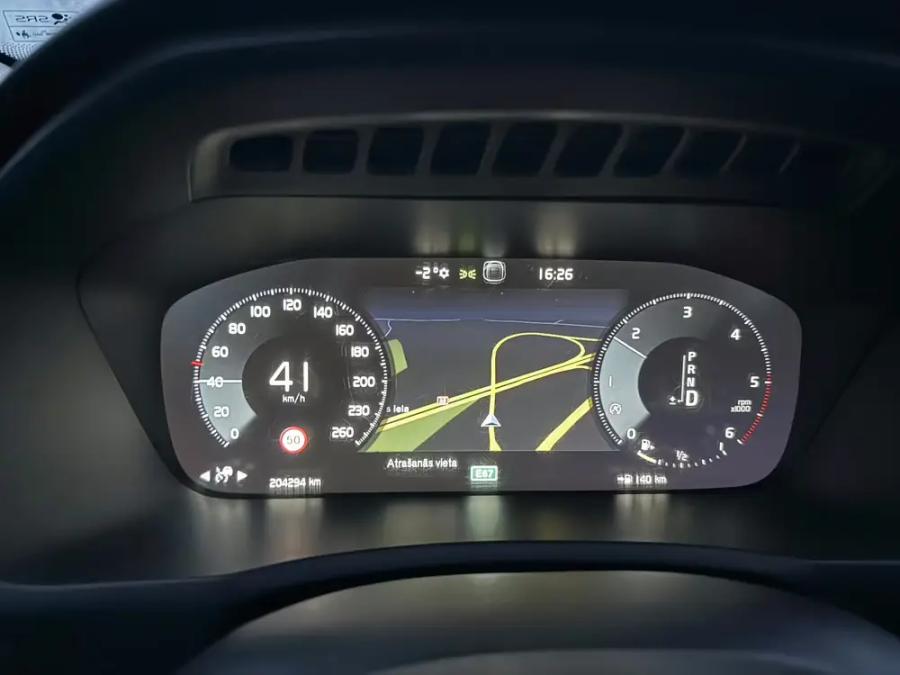 Volvo XC90 2017 in Riga, with an engine capacity of 2.00 L and mileage of 0 thousand km for 15000 €, photo 12 on AUTOMOTO.COM.LV