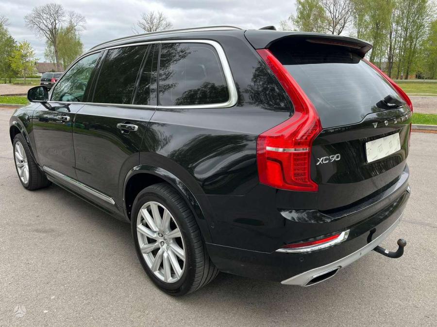 Volvo XC90 2017 in Taurage, with an engine capacity of 1.97 L and mileage of 260 thousand km for 18200 €, photo 8 on AUTOMOTO.COM.LV