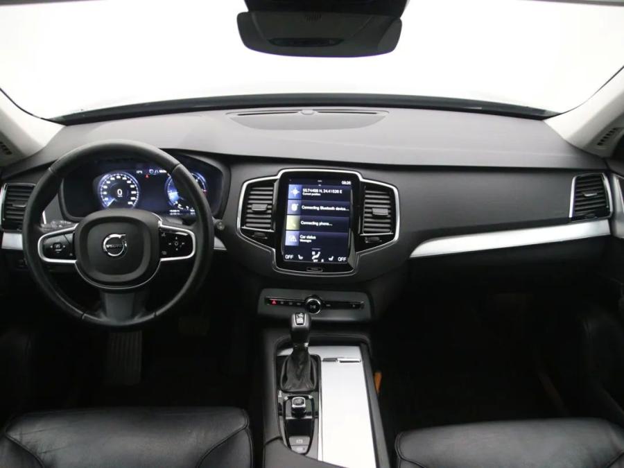Volvo XC90 2018 in Vilnius, with an engine capacity of 2.00 L and mileage of 235 thousand km for 22799 €, photo 2 on AUTOMOTO.COM.LV