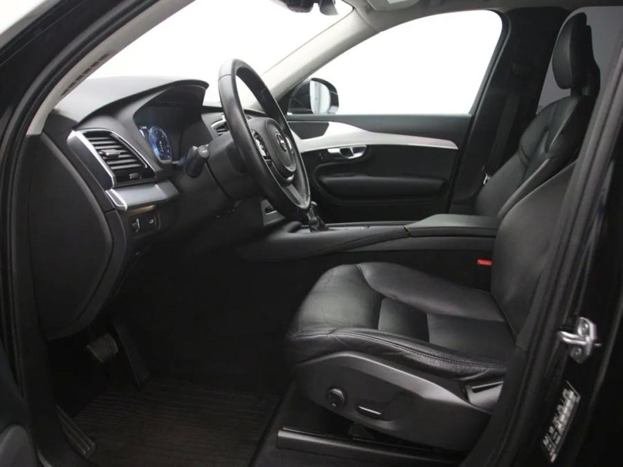 Volvo XC90 2018 in Vilnius, with an engine capacity of 2.00 L and mileage of 235 thousand km for 22799 €, photo 4 on AUTOMOTO.COM.LV