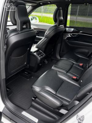 Volvo XC90 2018 in Vilnius, with an engine capacity of 2.00 L and mileage of 182 thousand km for 28000 €, photo 25 on AUTOMOTO.COM.LV