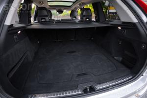 Volvo XC90 2018 Jelgava, ar dzinēja tilpumu 2.00 L un nobraukumu 330 tūkst. km par 18900 €, foto 21 vietnē AUTOMOTO.COM.LV