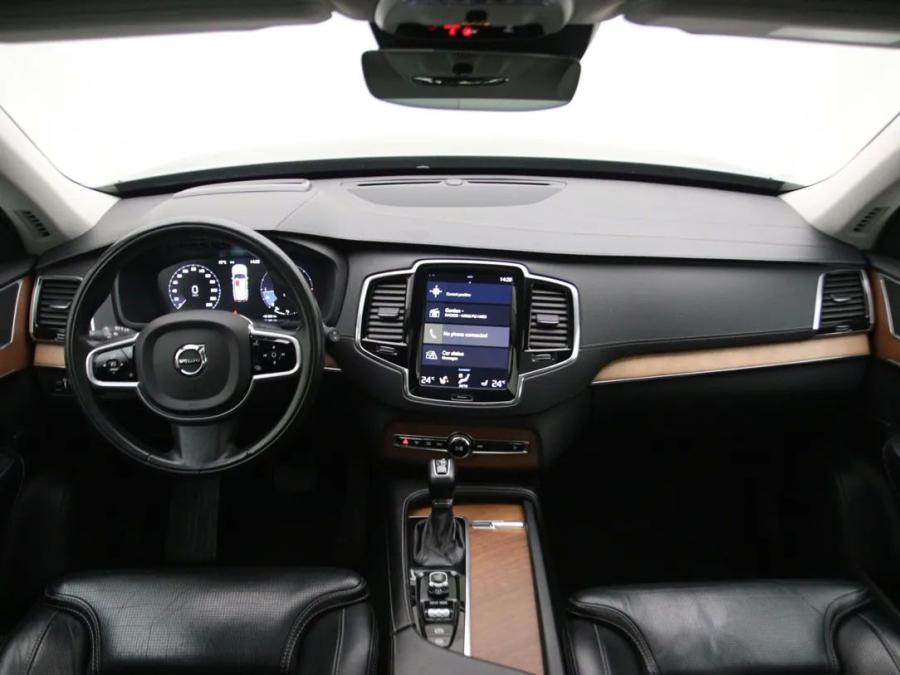 Volvo XC90 2019 in Vilnius, with an engine capacity of 2.00 L and mileage of 225 thousand km for 26599 €, photo 3 on AUTOMOTO.COM.LV